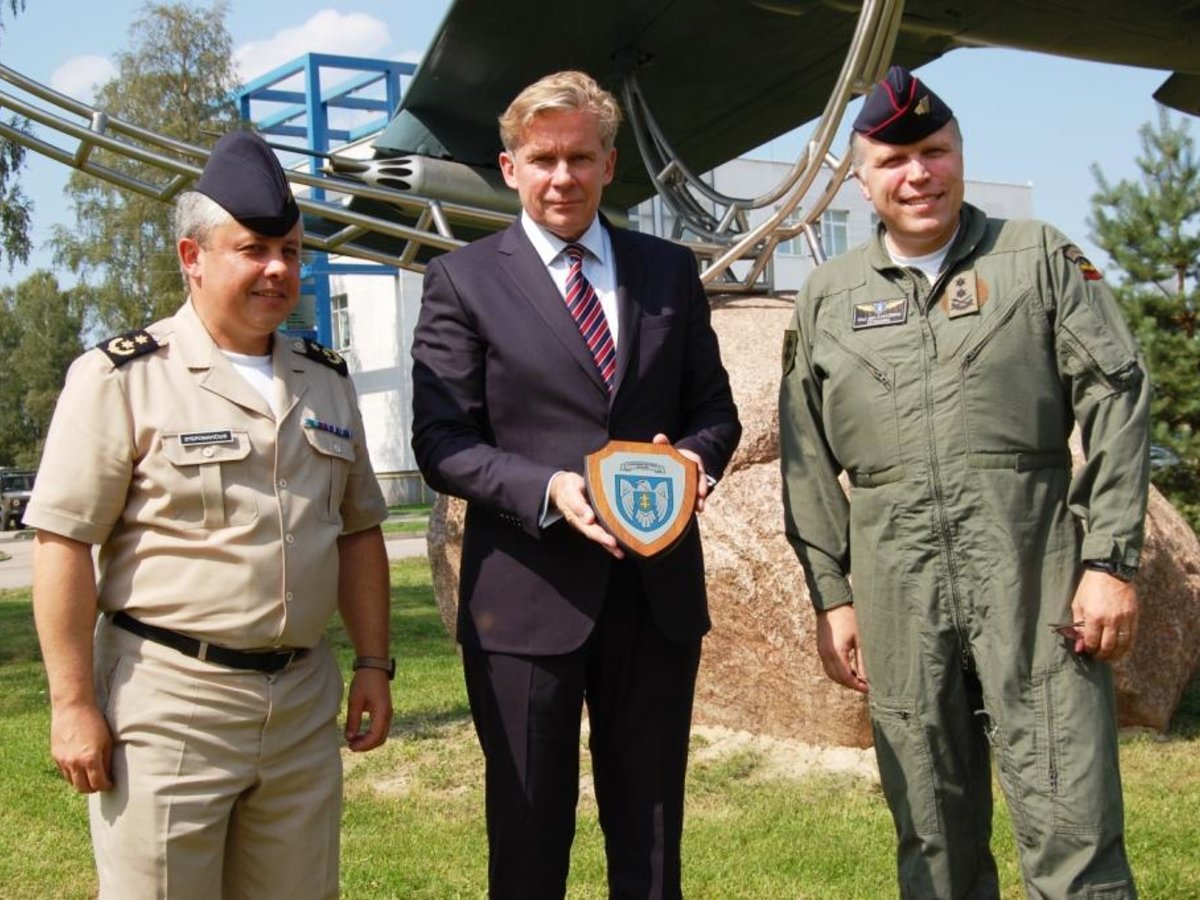 Foreign Minister paid a visit to the Air Base of the Lithuanian Air ...