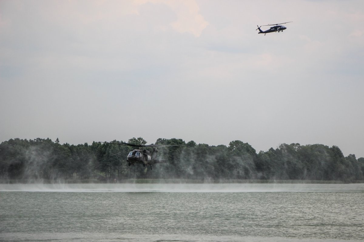 Helocasting: Lithuanian and U.S. troops trained "maritime insertion" on ...