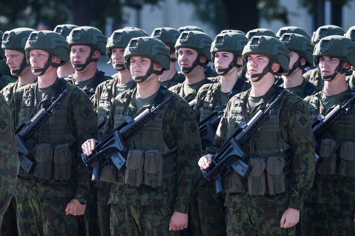 Flag of the Lithuanian Armed Forces passed on to Major General ...