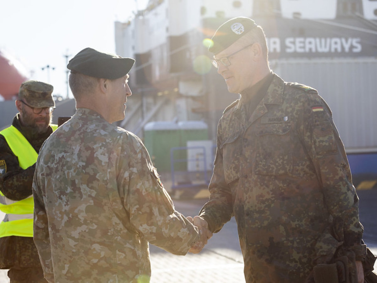Commander eVA BDE LTU and battalion commanders train at an exercise in ...