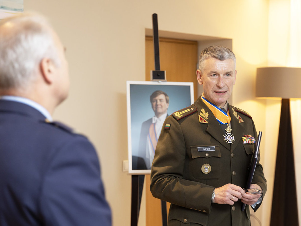 Chief of Defence recognized with a state award of the Kingdom of the ...