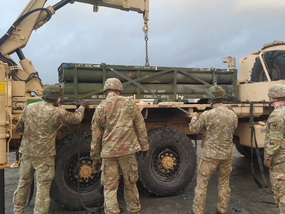 Lithuanian Army troops train at multinational HIMARS crew course in ...